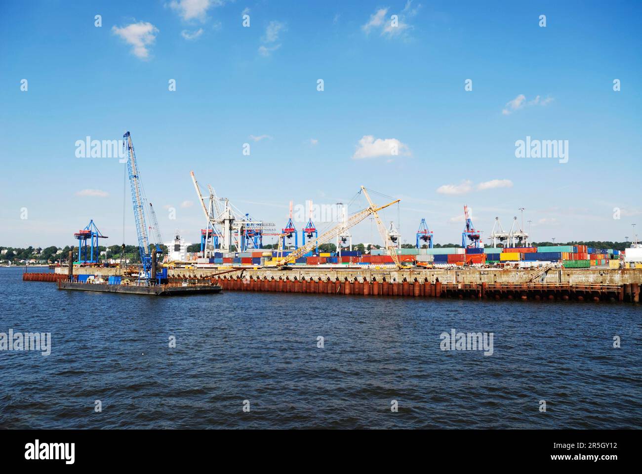Industrial docks at the harbor Stock Photo - Alamy