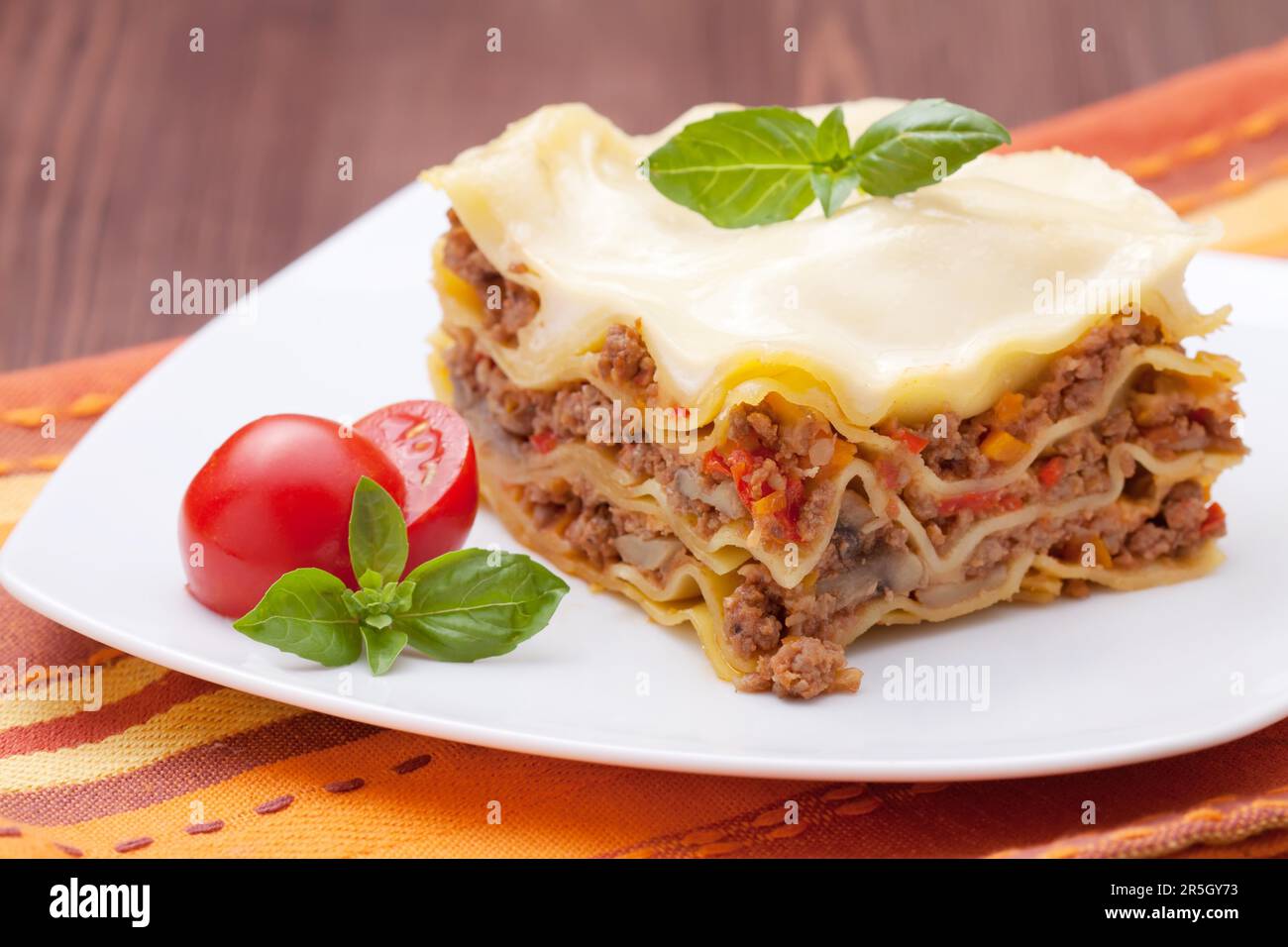 Lasagna plates sauce hi-res stock photography and images - Alamy