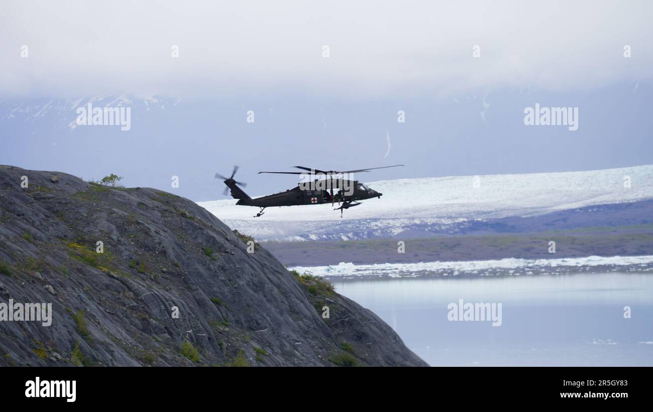 Hh 60m medevac helicopter hi-res stock photography and images - Alamy
