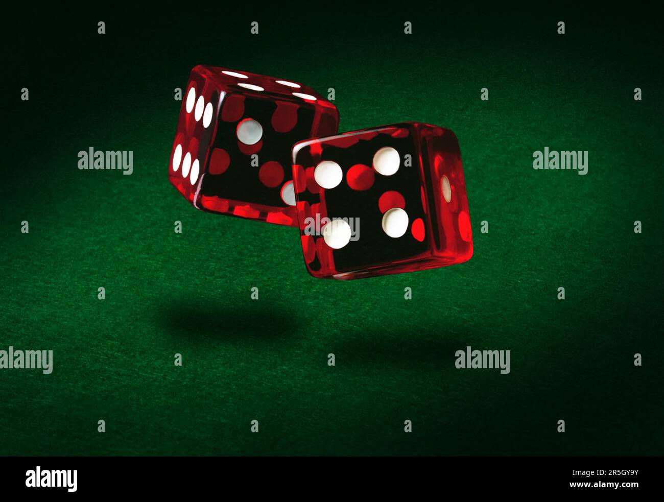 Dead dice hi-res stock photography and images - Alamy