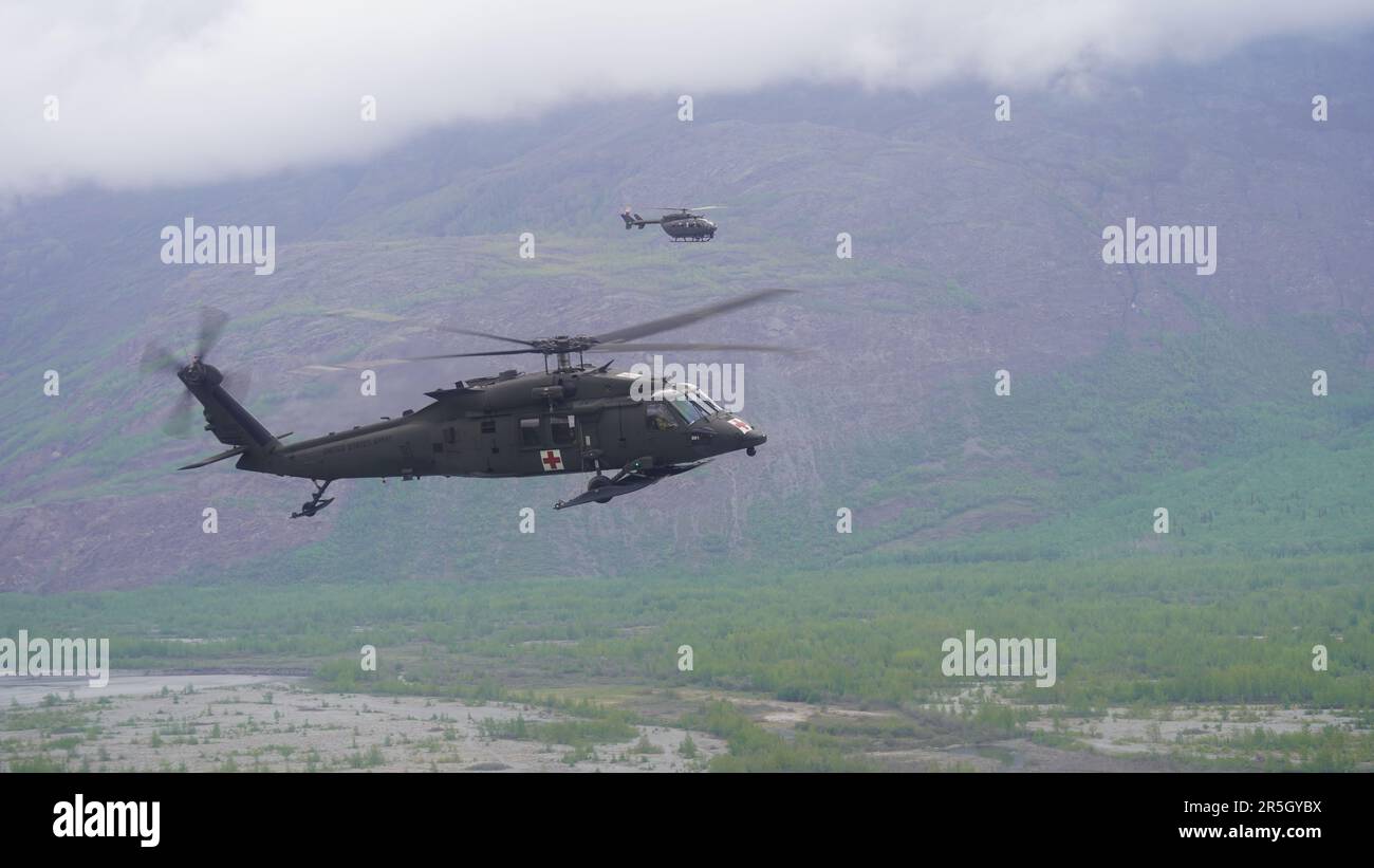 An HH-60M Black Hawk helicopter from Golf Co., 2-211th General Support ...