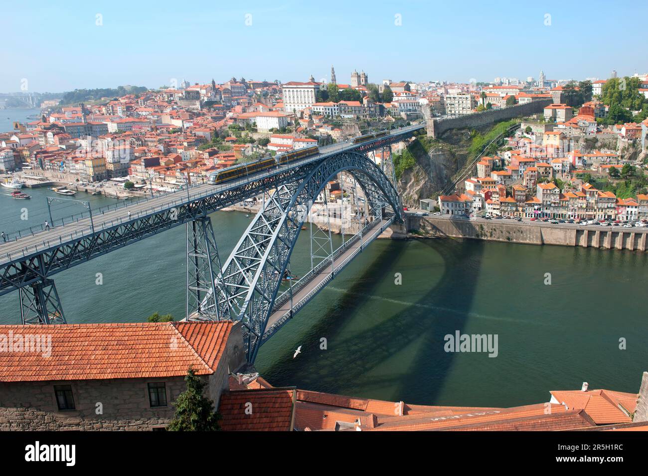 Douro River, Ponte, Dom Luis I Bridge, Porto, Portugal Stock Photo - Alamy