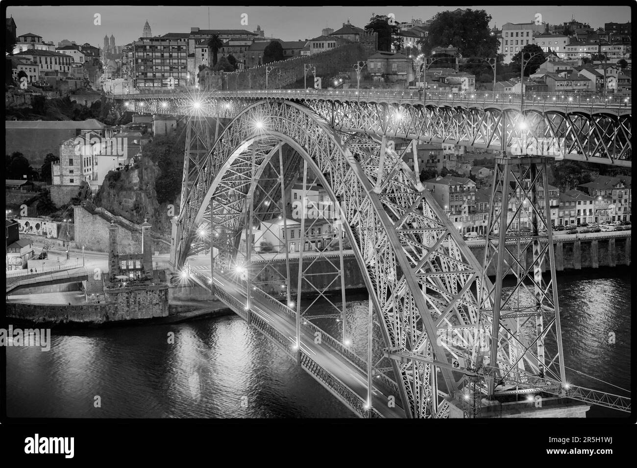 Douro River, Ponte, Dom Luis I Bridge, Porto, Portugal Stock Photo - Alamy