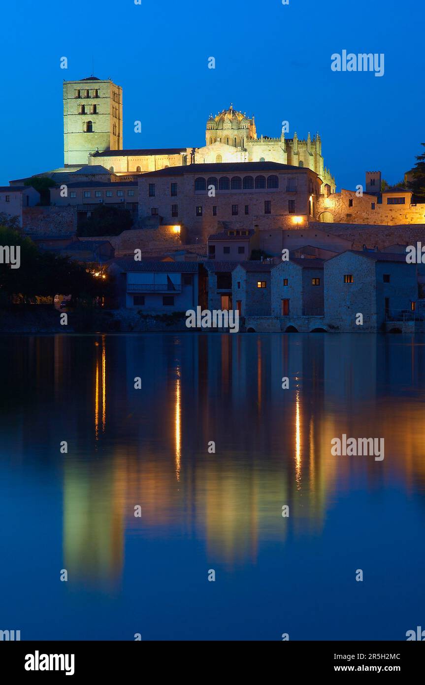 Río len hi-res stock photography and images - Alamy