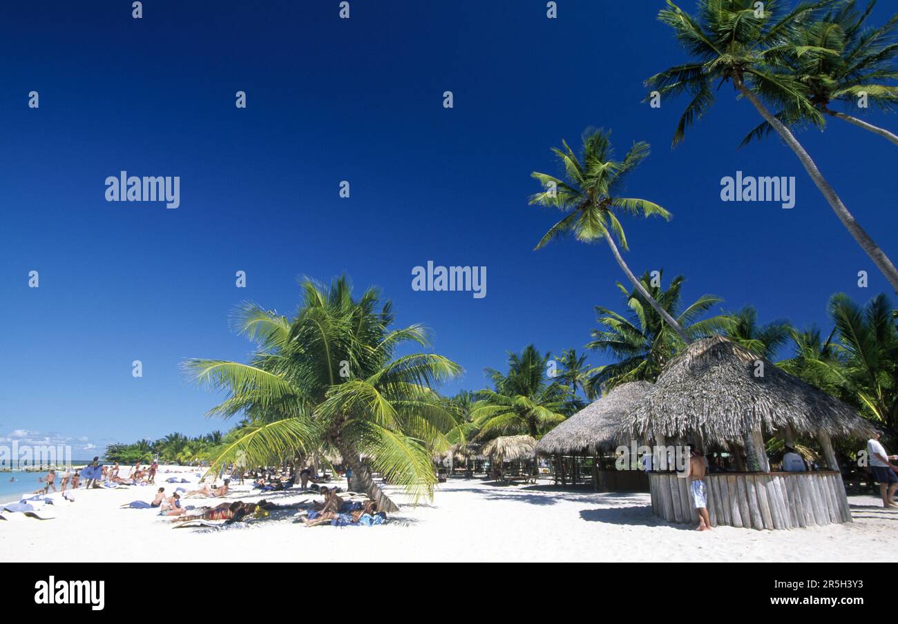 Playa Bonita on the island of Saona, Parque Nacional del Este ...