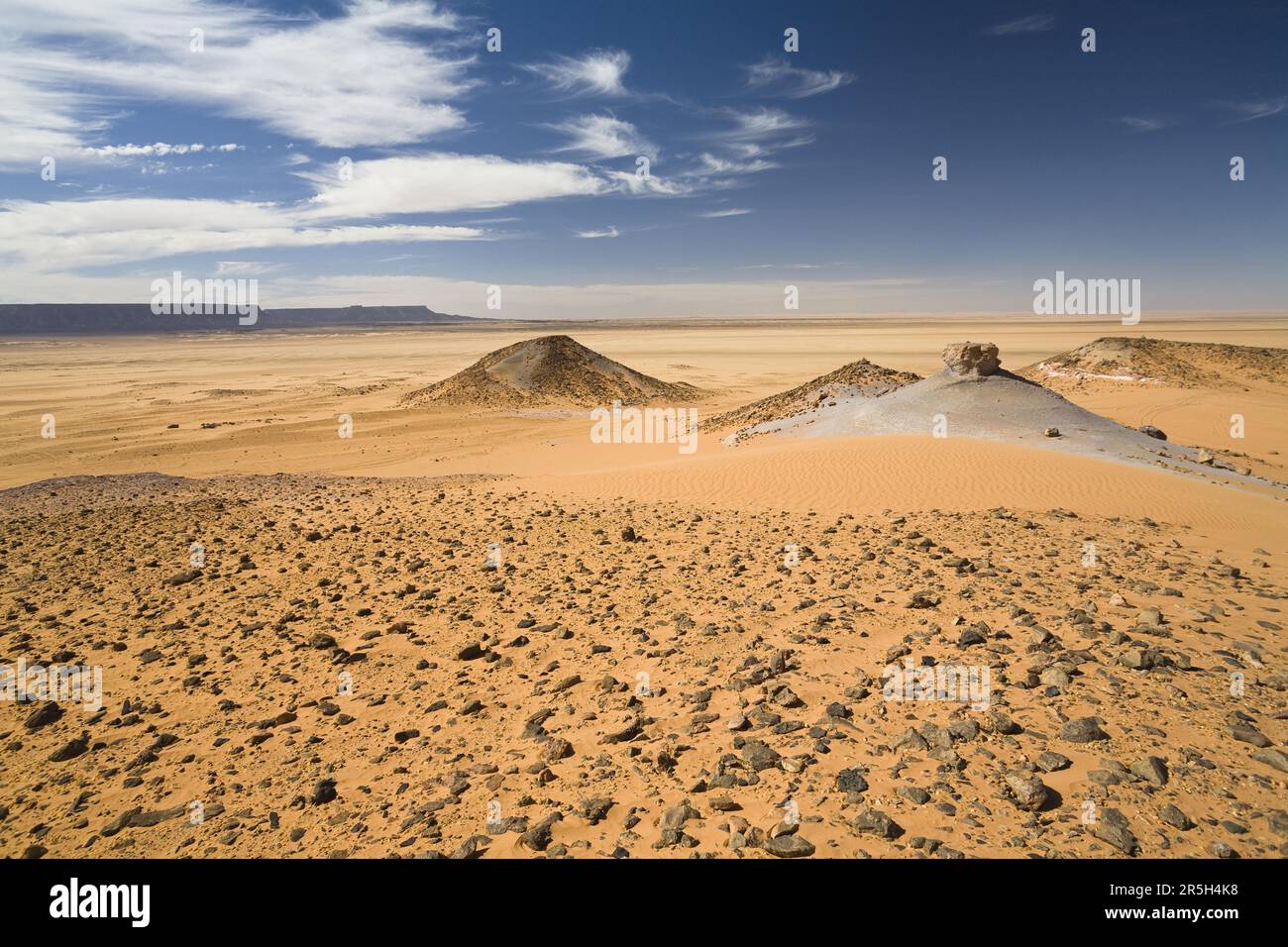 Libya sahara desert hi-res stock photography and images - Alamy