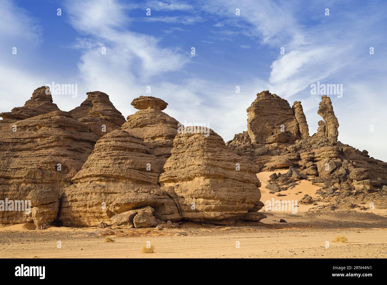 Rock formations, Wadi Awis, Libyan Desert, Akakus Mountains, Libya ...