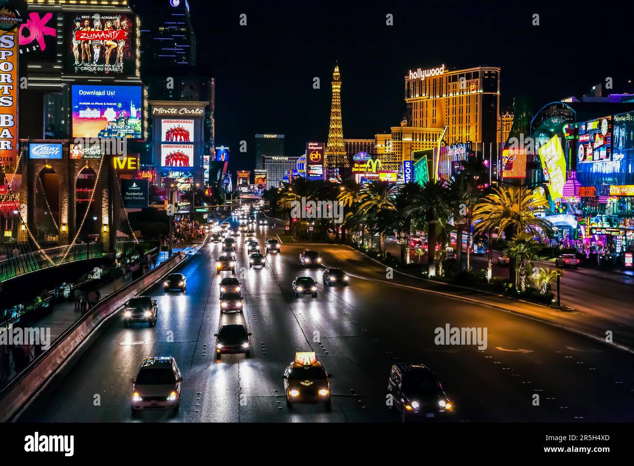 Las vegas traffic night in hi-res stock photography and images - Alamy