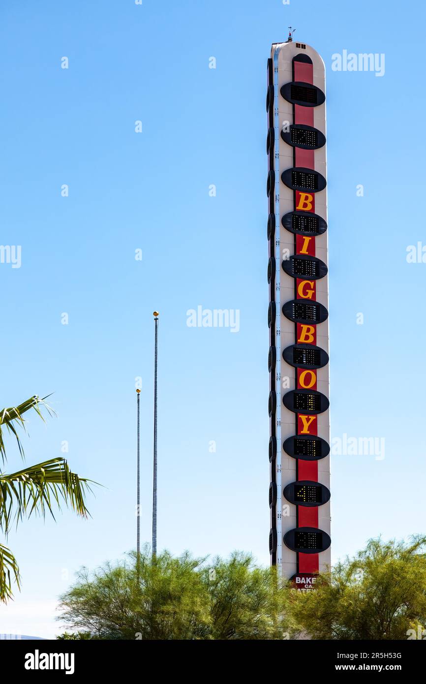 World's tallest thermometer in Baker California Stock Photo - Alamy