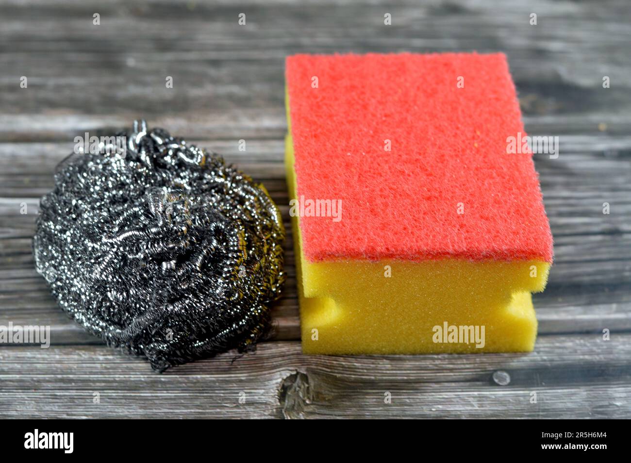 Wire sponge, steel wool, a bundle of very fine and flexible sharp edged ...