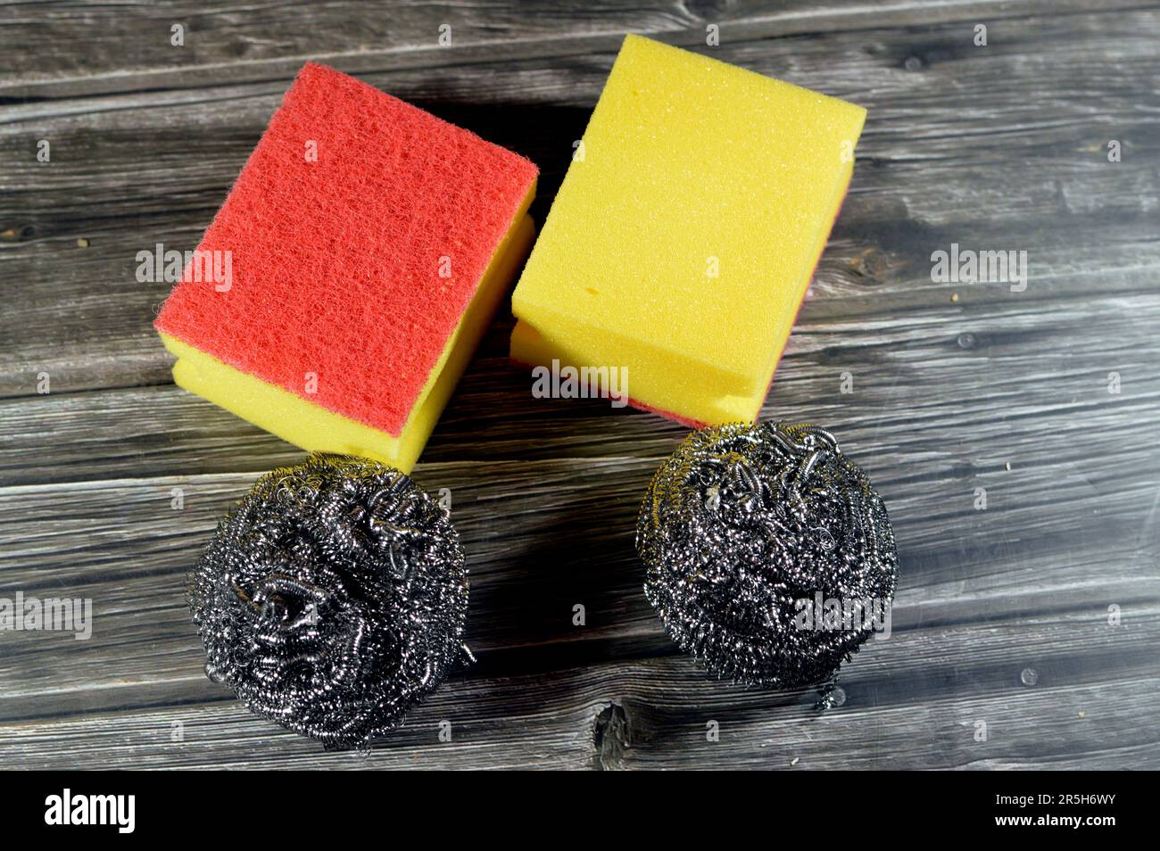 Wire sponge, steel wool, a bundle of very fine and flexible sharp edged ...