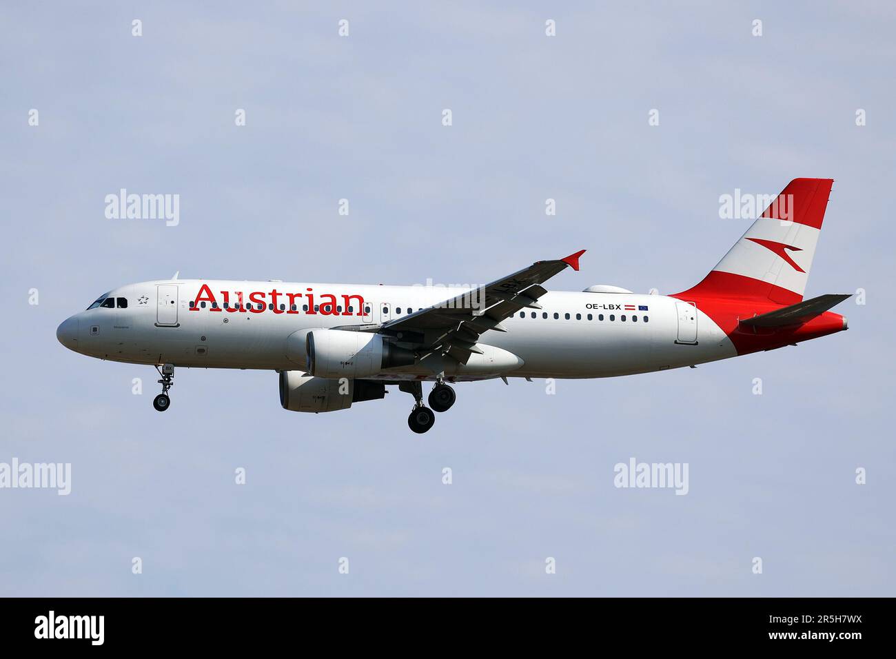 AUSTRIAN AIRLINES NEW ROUTES TO SICILY in the photo an AIRBUS A320-214 ...