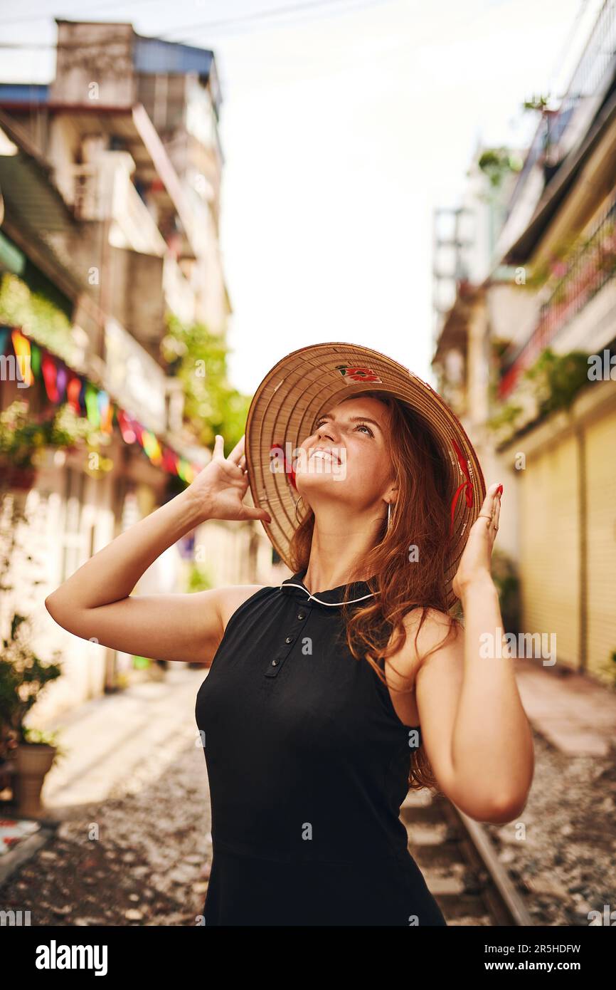 Women wearing nothing hi-res stock photography and images - Alamy