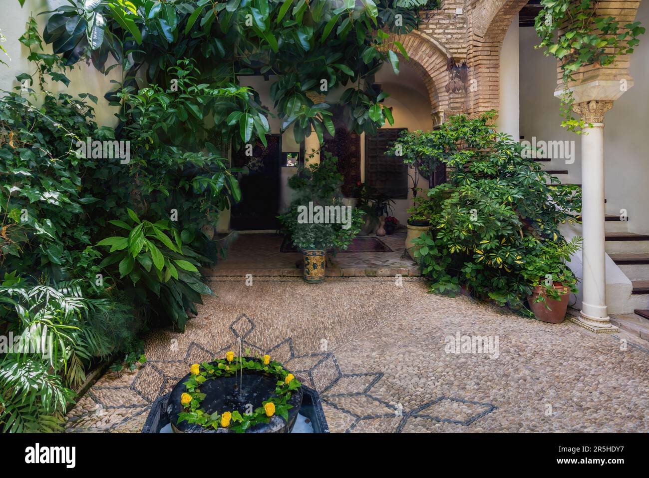 Casa Andalusi (House of Andalusia) Courtyard and Fountain - Cordoba ...