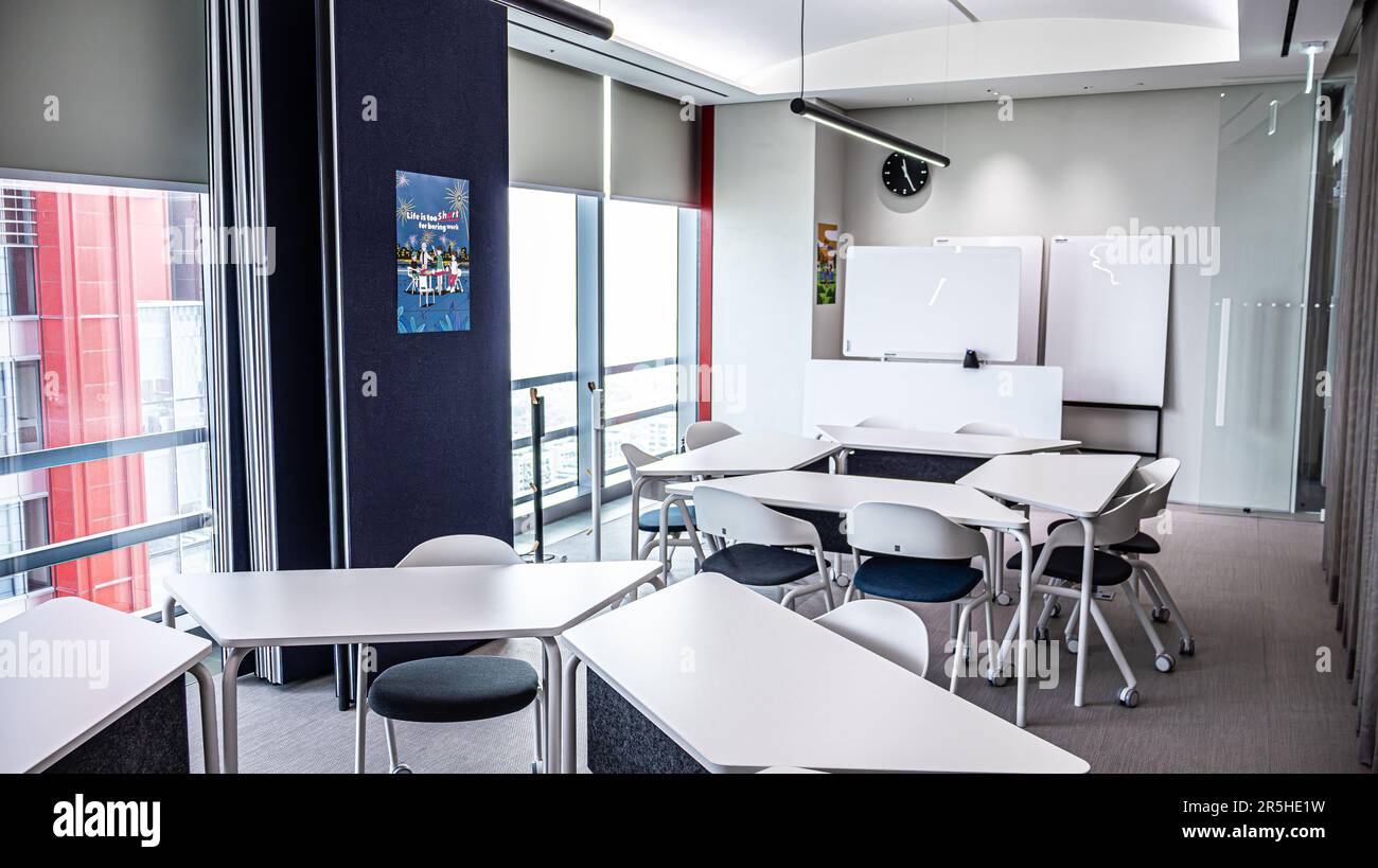 Innovative office spaces hi-res stock photography and images - Alamy