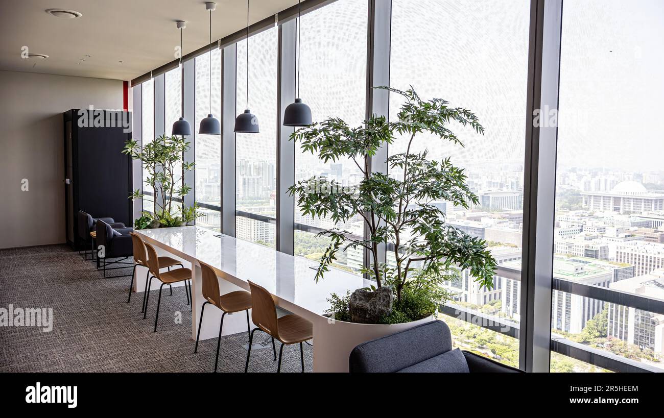 Green office aesthetics hi-res stock photography and images - Alamy