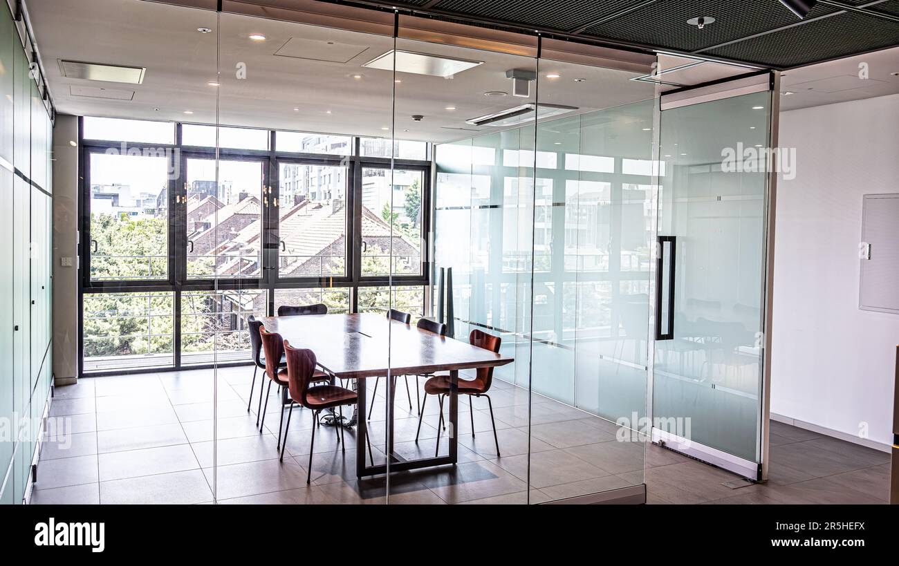 Modern technology conference rooms hi-res stock photography and images ...