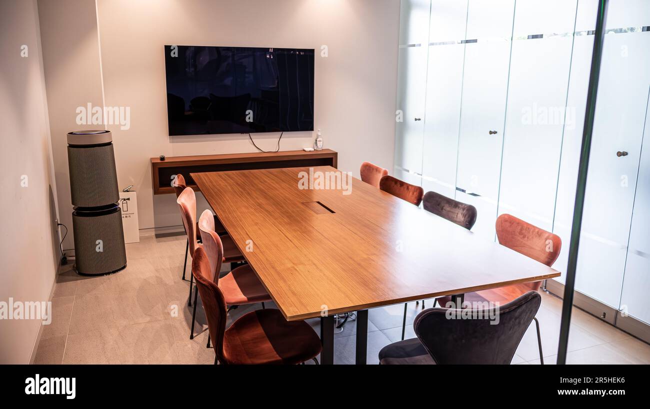 Professional meeting spaces hi-res stock photography and images - Alamy