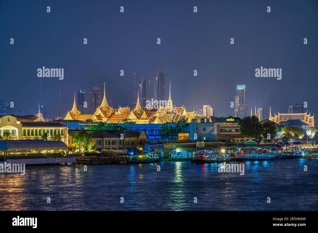 Urban design urban bustling buildings hi-res stock photography and images - Alamy