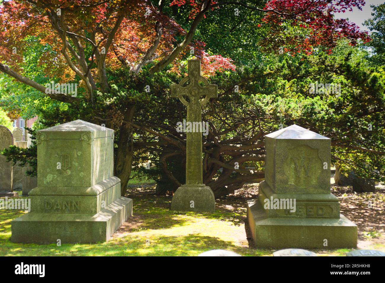 Photo of a very old, vintage, antique tombstone (headstone) at the ...
