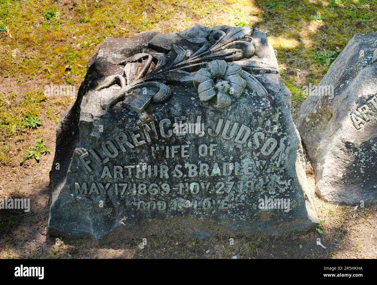 Photo of a very old, vintage, antique tombstone (headstone) at the historic Grove Street ...