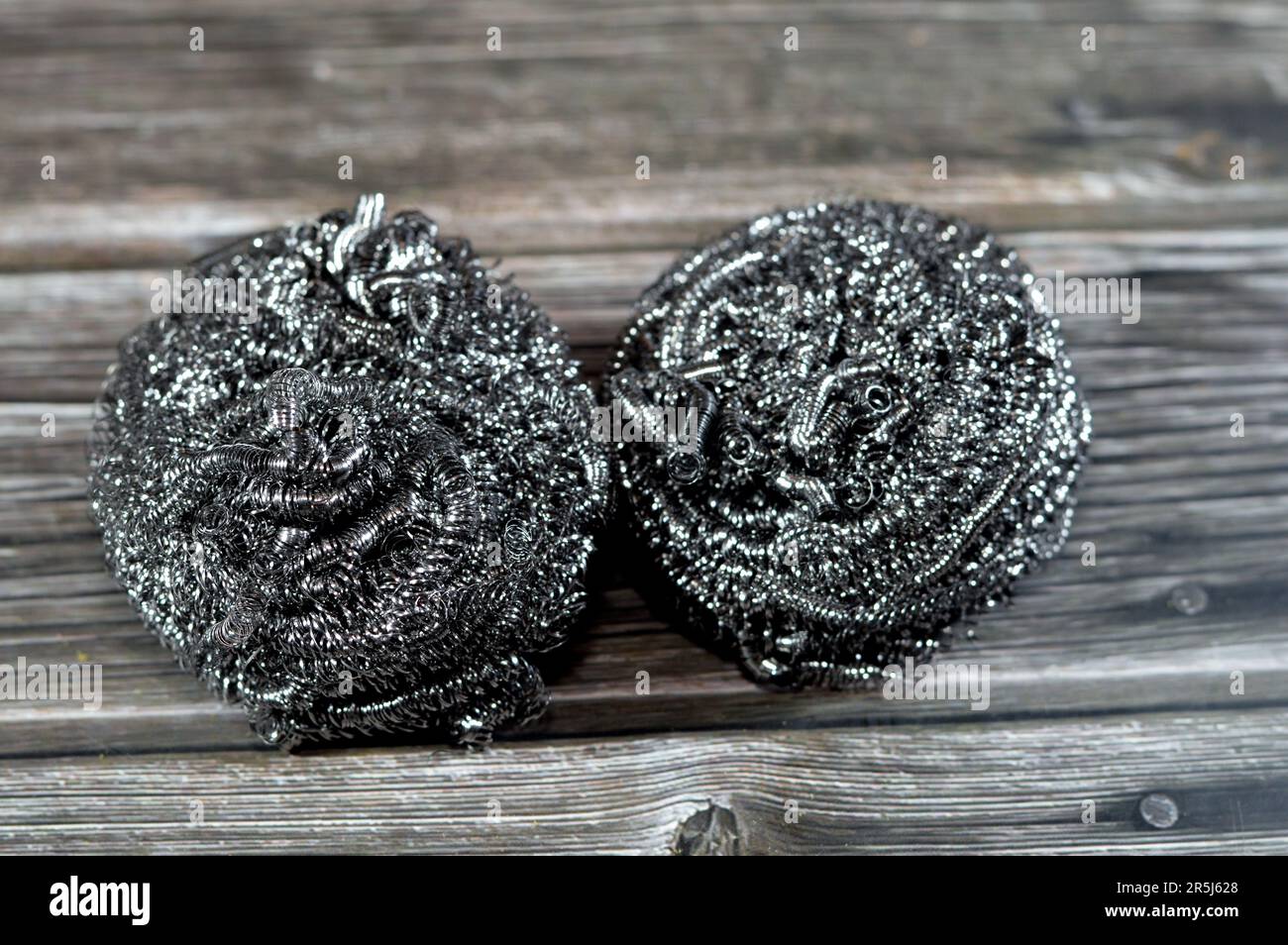 Wire sponge, steel wool, a bundle of very fine and flexible sharp edged ...