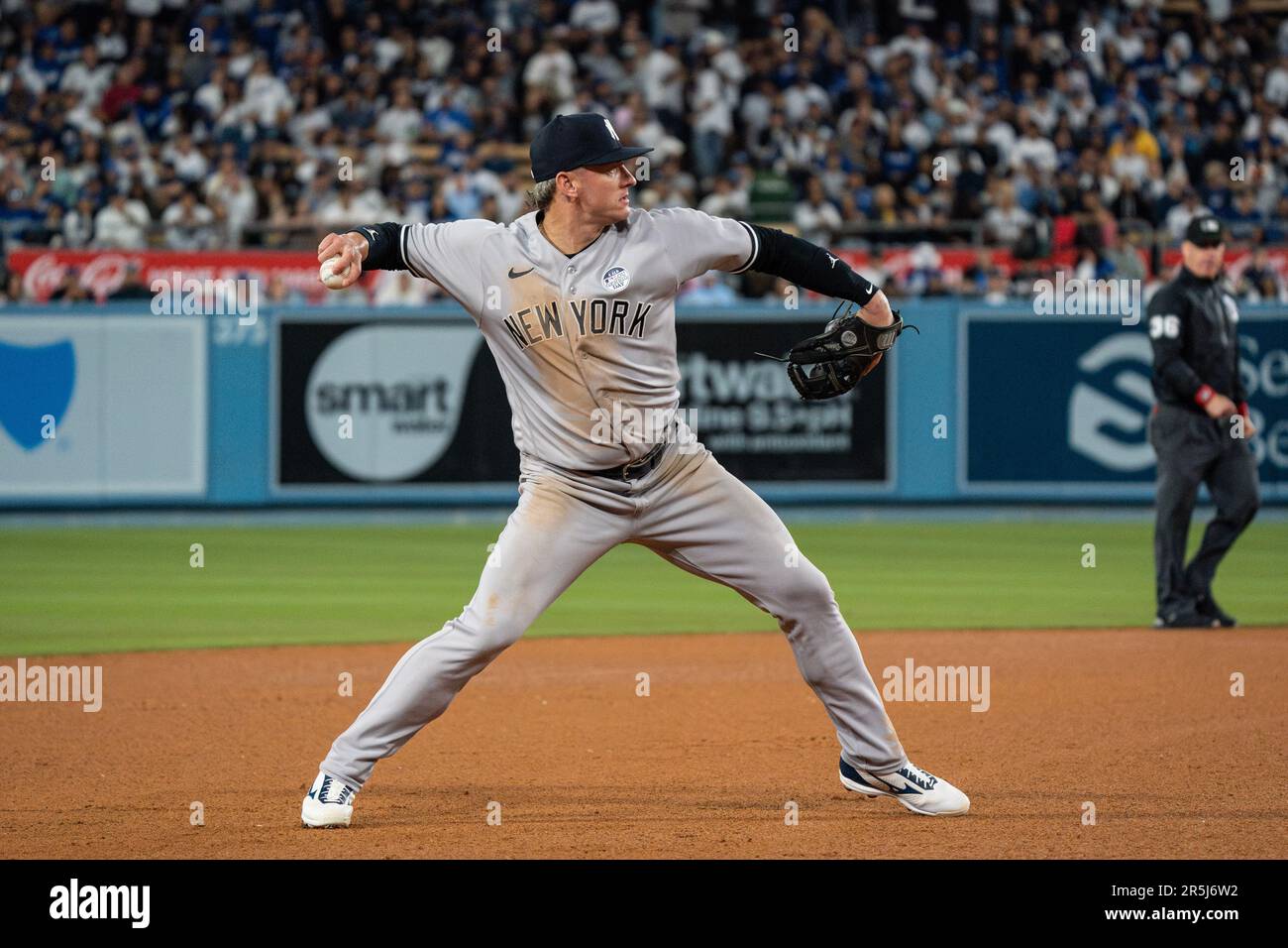 New York Yankees third baseman Josh Donaldson (28) throws to first base ...