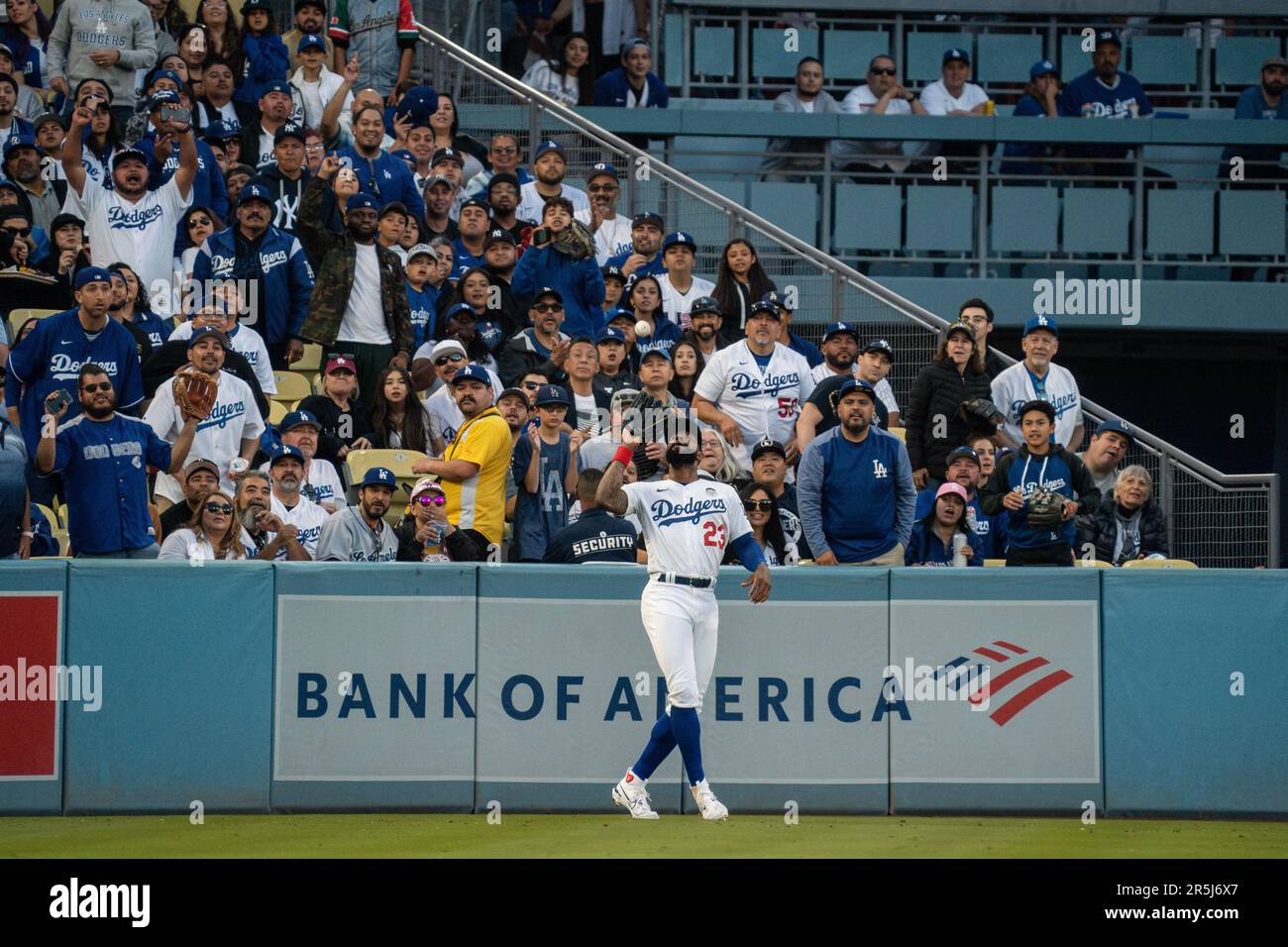Los Angeles Dodgers right fielder Jason Heyward (23) makes a catch ...