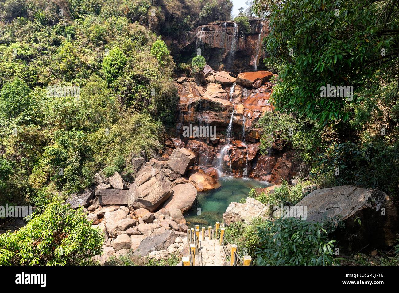 Spectacular Prut waterfall with turquoise natural swimming pool ...
