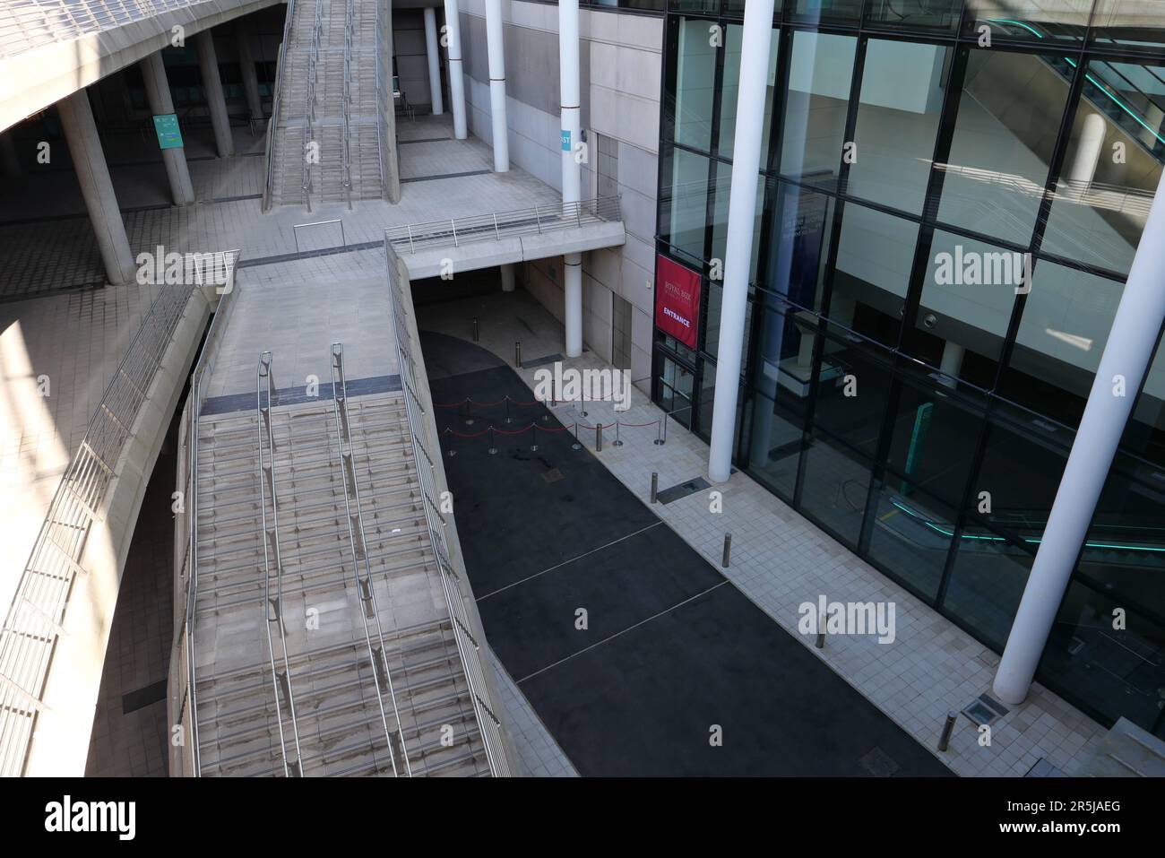 Lower level of Wembley stadium Stock Photo - Alamy