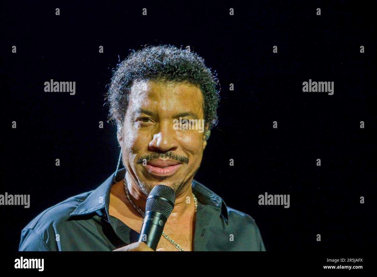 Lionel richie singer hi-res stock photography and images - Alamy