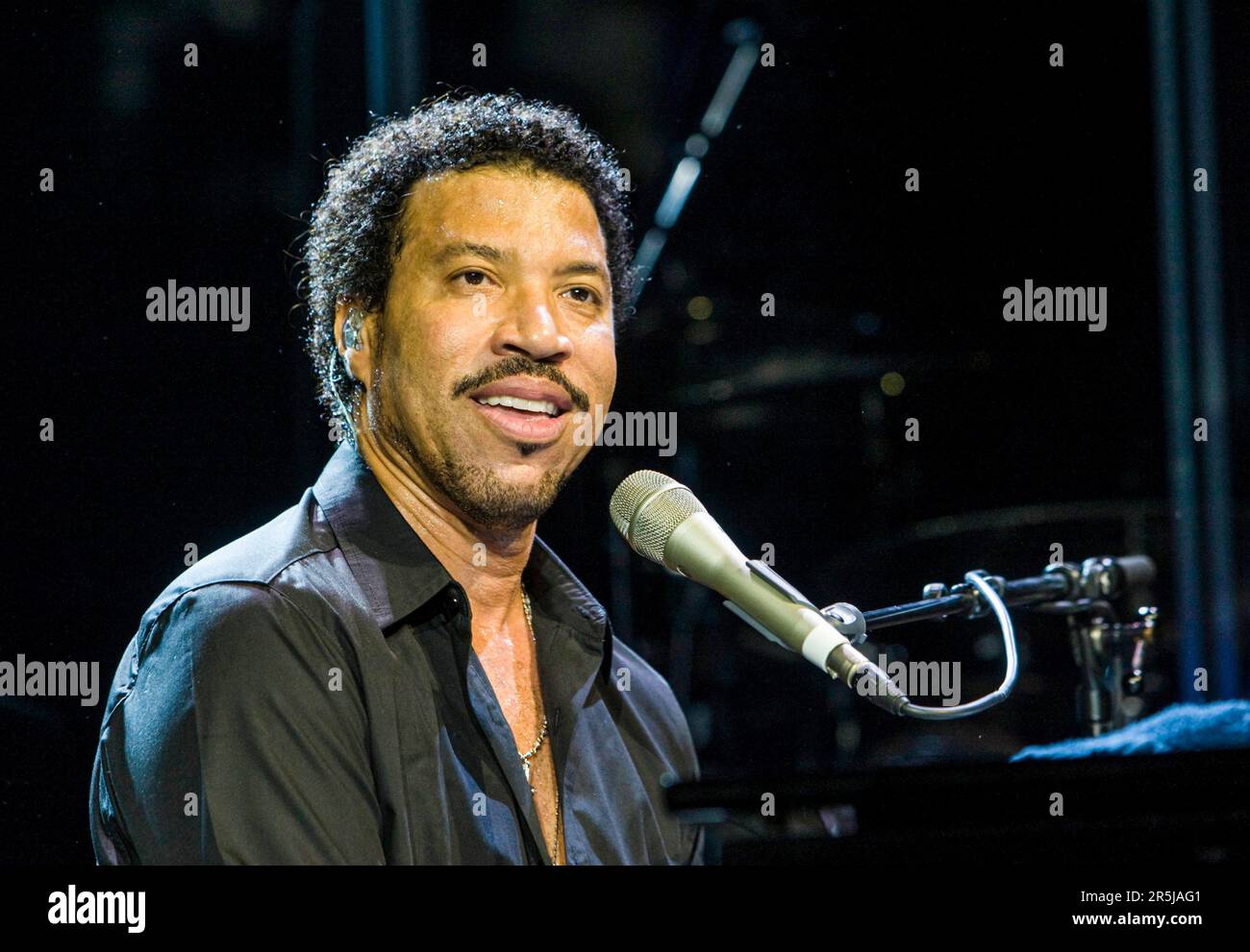 Lionel richie singer hi-res stock photography and images - Alamy