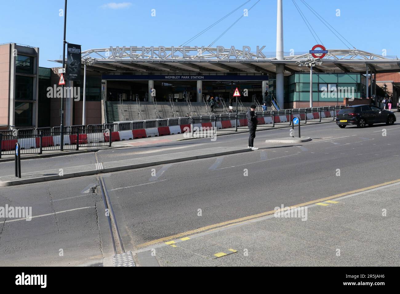 Wembley road sign hi-res stock photography and images - Alamy