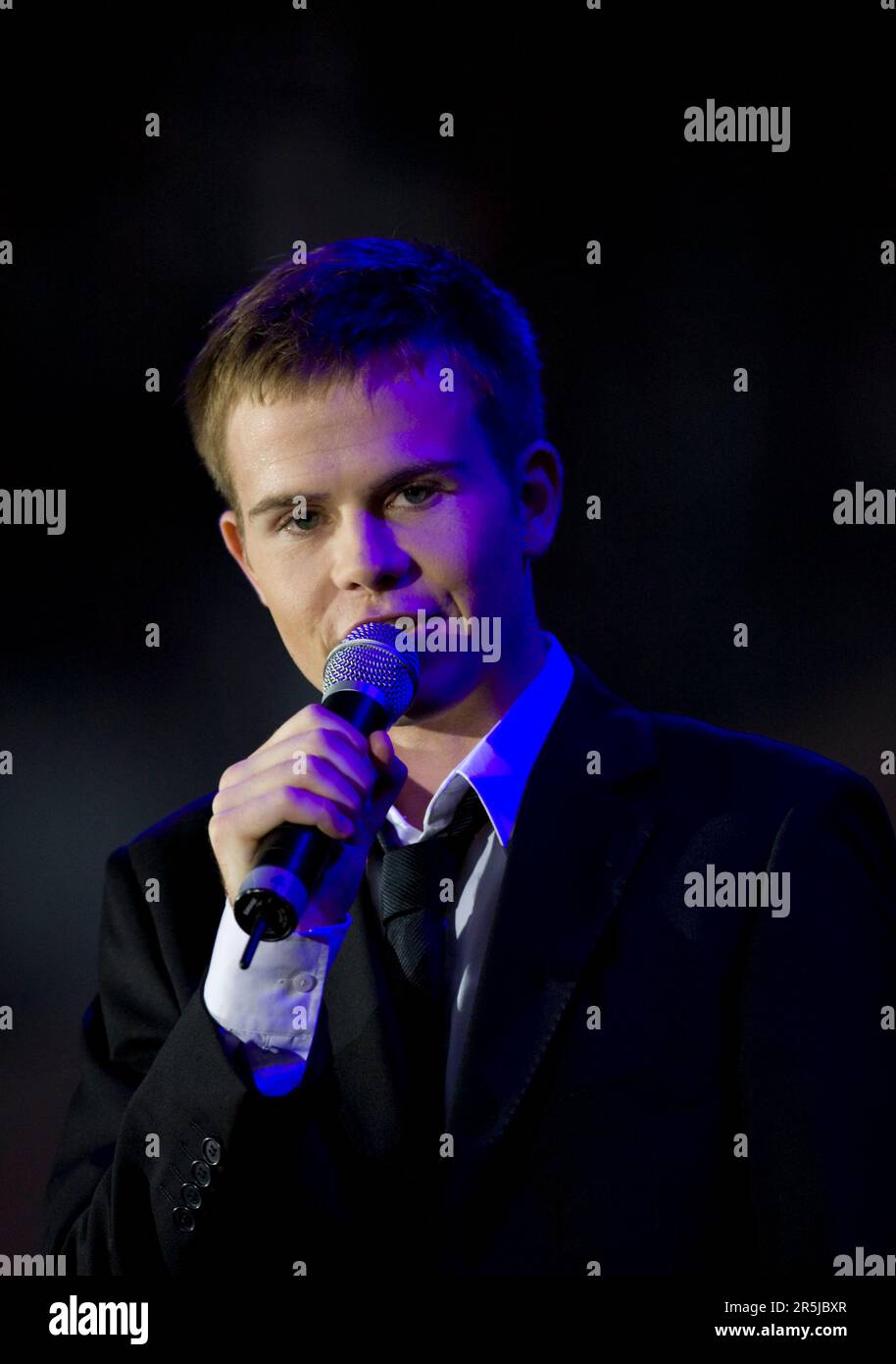Will Martin performs at the SKYCITY Starlight Symphony 2008, Auckland ...