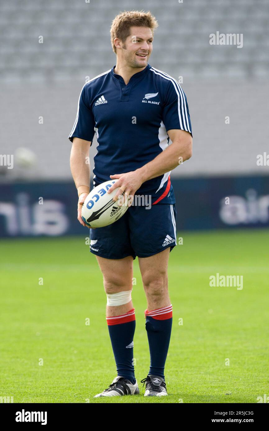 First captain of the all blacks hi-res stock photography and images - Alamy