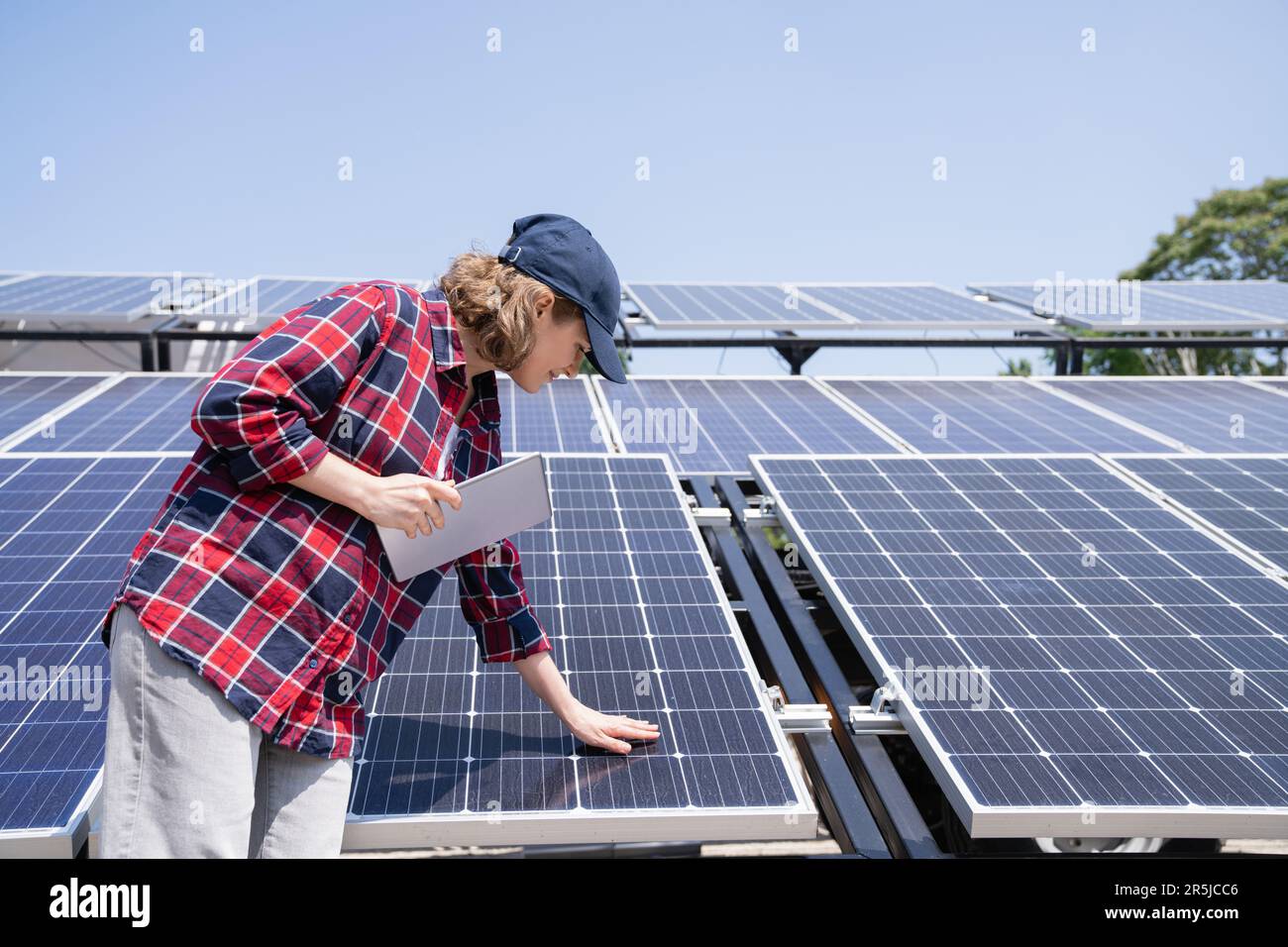 Solar panel station service hi-res stock photography and images - Alamy