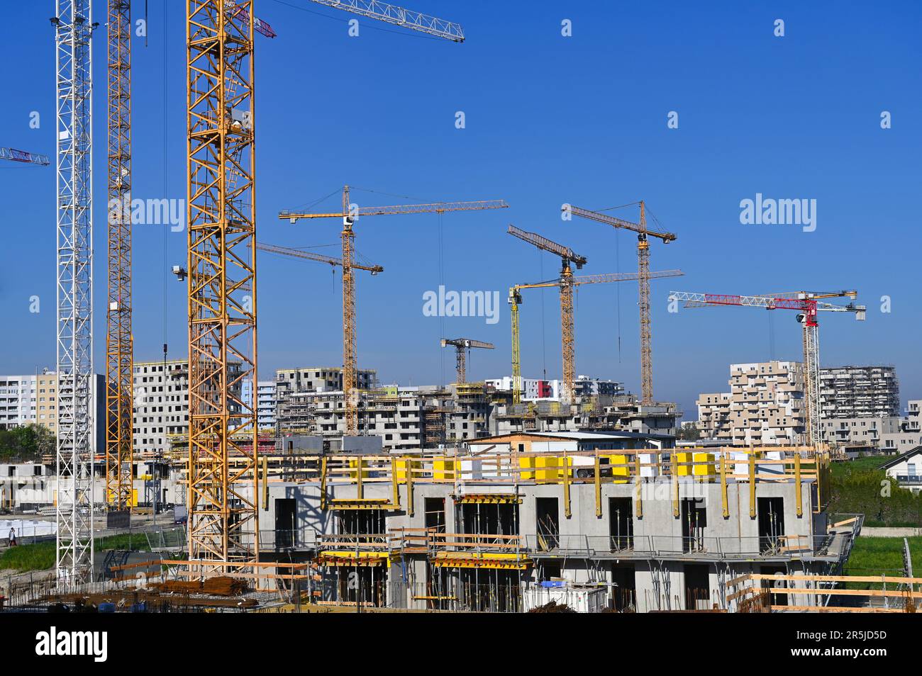Cranes and new buildings construction site in Vienna Stock Photo - Alamy