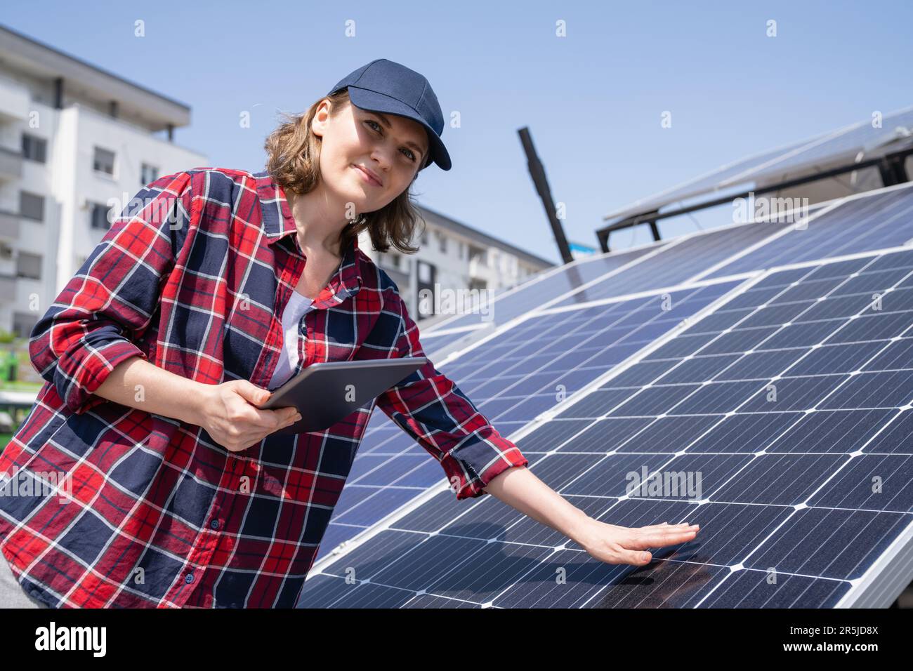Solar energy panel installation hi-res stock photography and images - Alamy