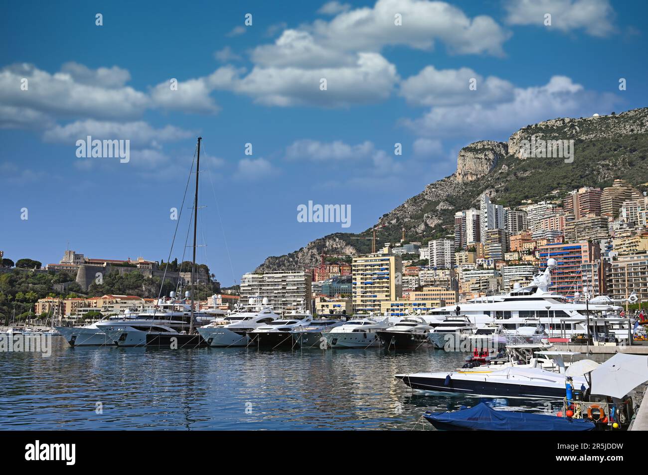Port with yachts and Prince's Palace of Monaco skyline Stock Photo - Alamy