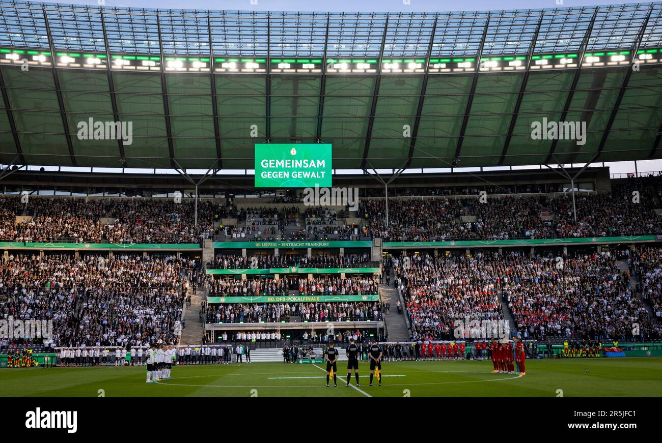 Berlin, Germany. 3rd Jun, 2023. Schweigeminute fuer 15 jährigen ...