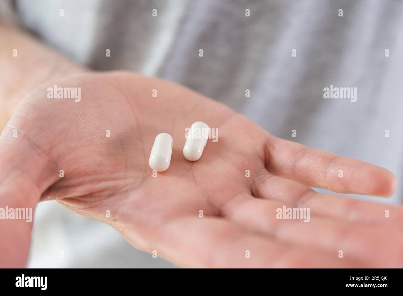 Hand joint capsules hi-res stock photography and images - Alamy