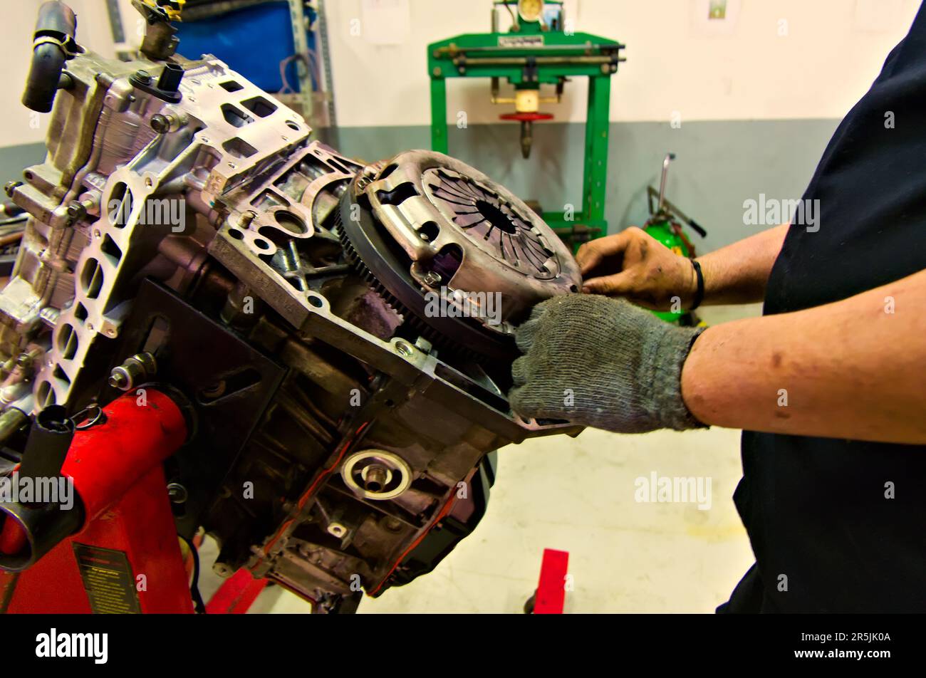 Assemble car parts hi-res stock photography and images - Alamy