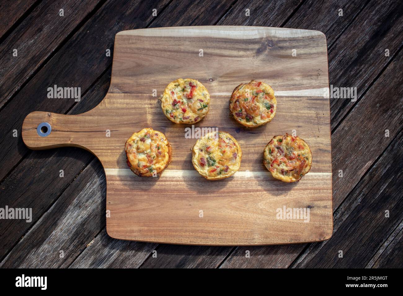 Freshly baked homemade quiche pie hi-res stock photography and images ...