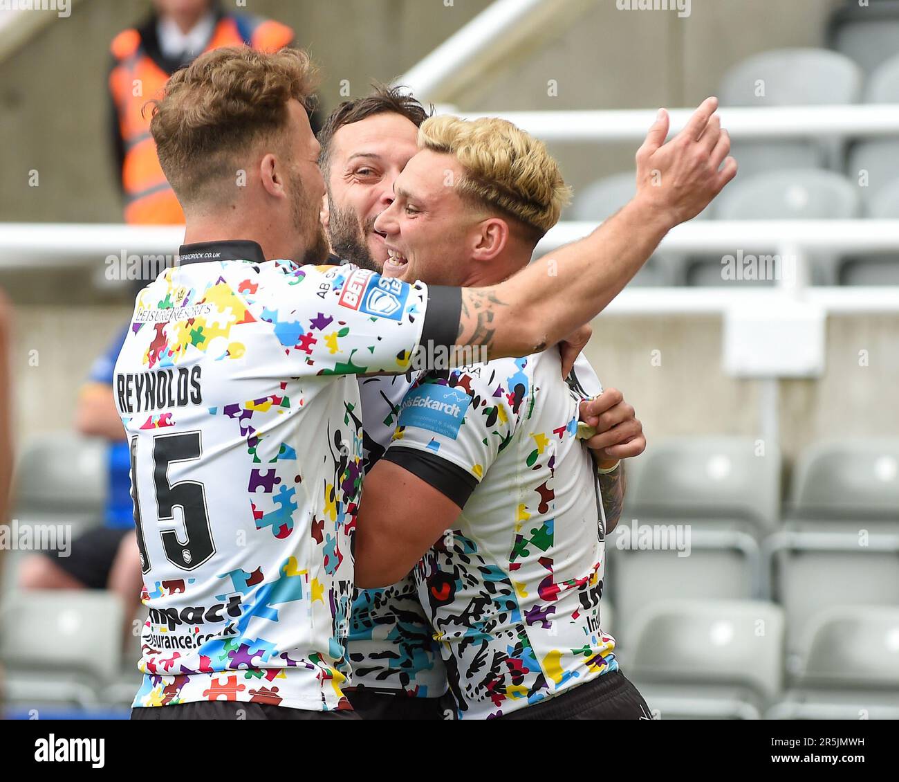 Lachlan Lam #7 of Leigh Leopards celebrates his try during the Magic ...