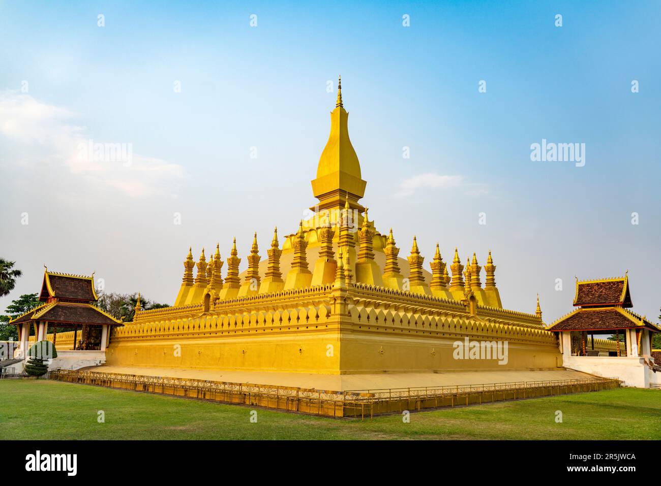 Pha That Luang – Das Nationalsymbol von Laos in der Haupstadt Vientiane ...
