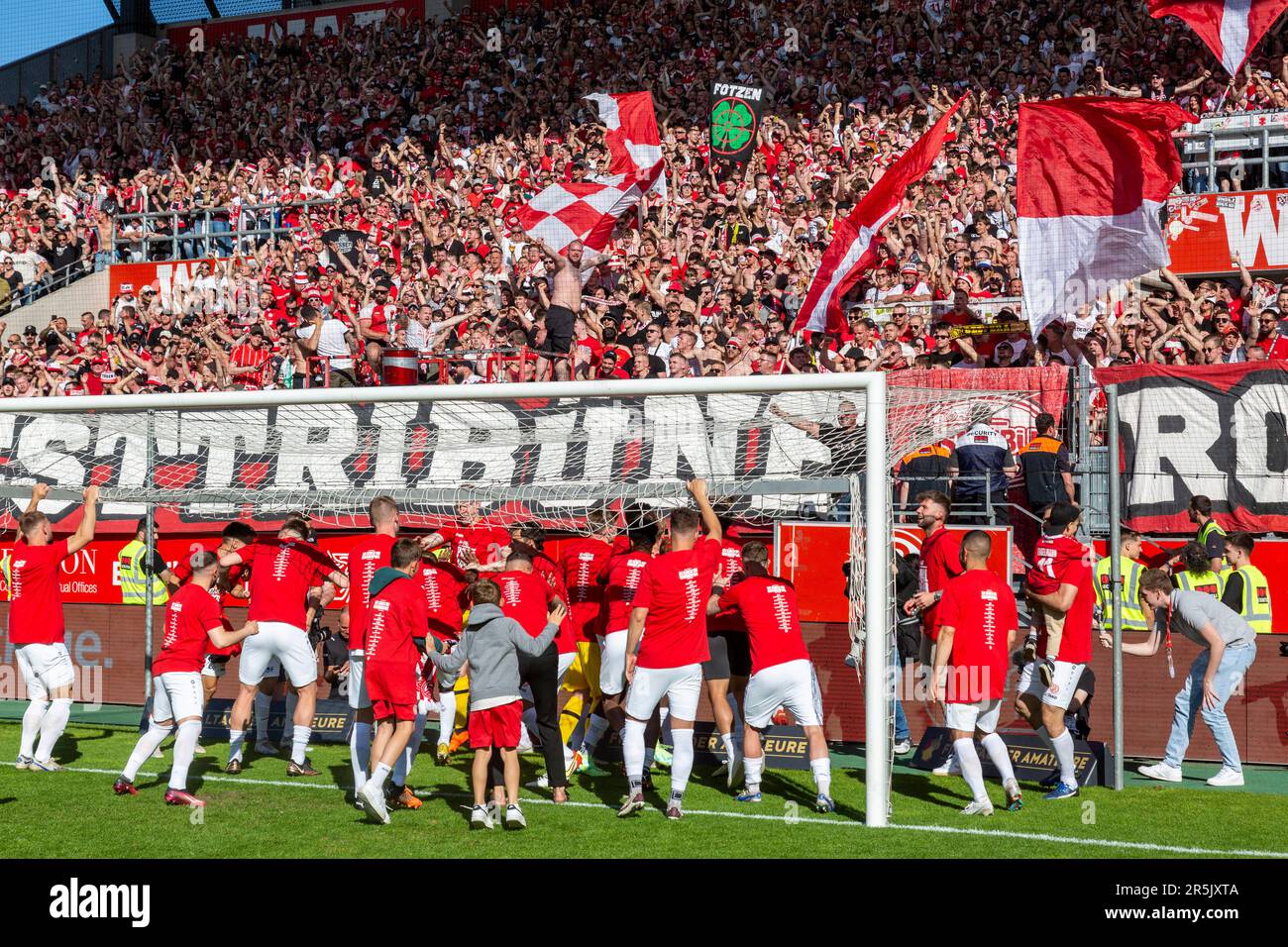 Westtribuene hi-res stock photography and images - Alamy