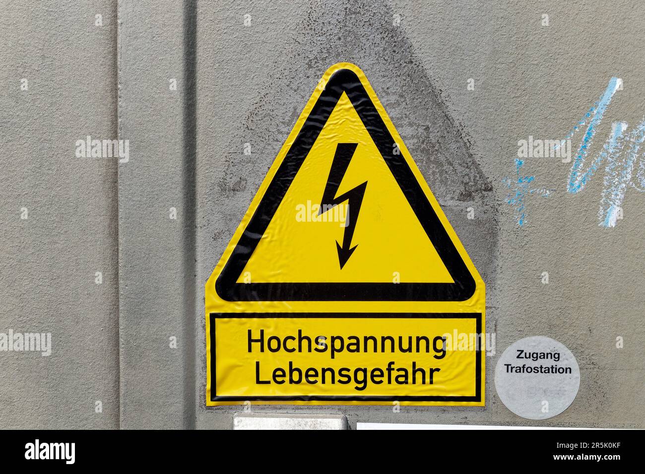 Sign warning of life-threatening high voltage Stock Photo - Alamy