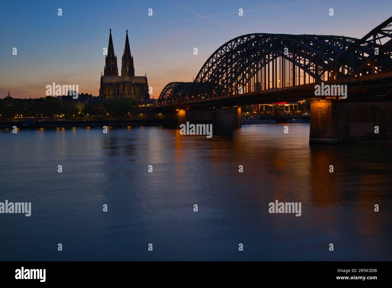 Skyline cologne germany river rhine hi-res stock photography and images ...