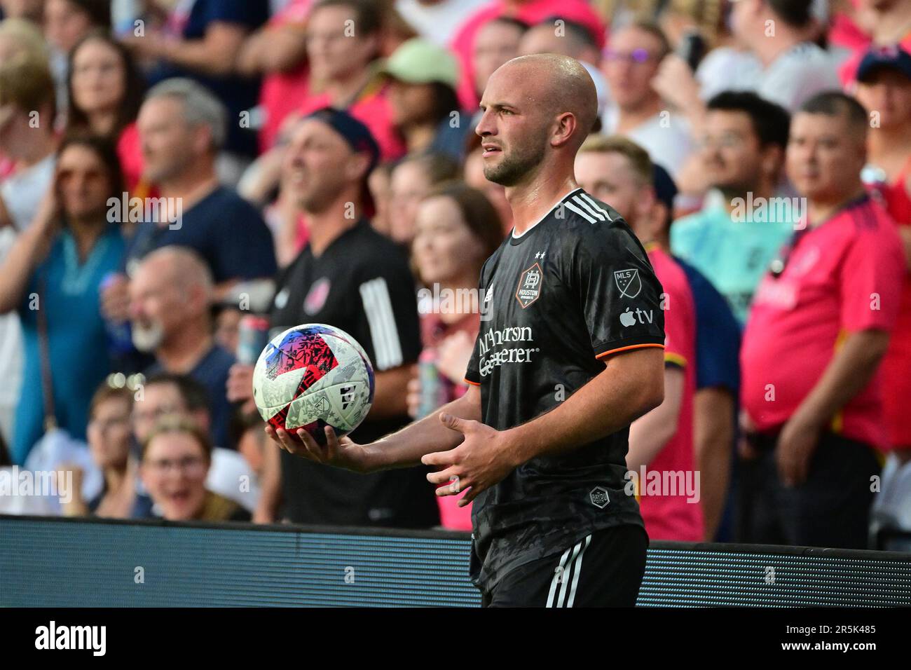 St. Louis, USA. 03rd June, 2023. Houston Dynamo defender Chase Gasper ...