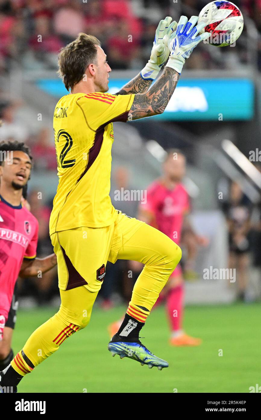 St. Louis, USA. 03rd June, 2023. Houston Dynamo goalkeeper Steve Clark ...